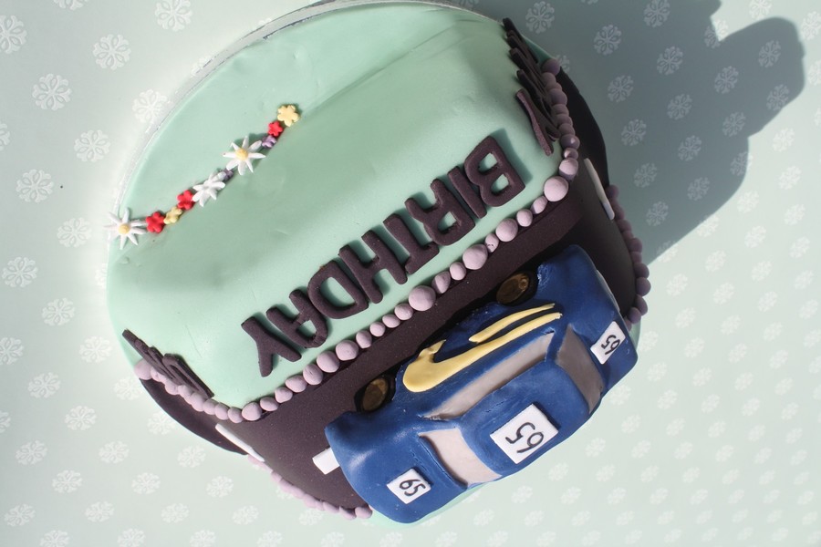 Subaru Car - CakeCentral.com