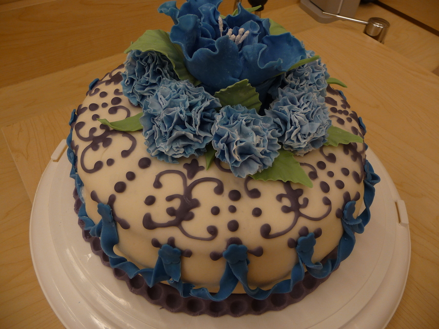 Wilton Iv Fondant Gumpaste Cake - CakeCentral.com