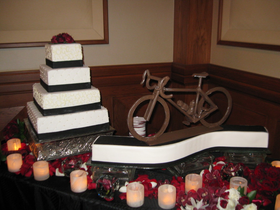 Quilt Cake And Bicycle - CakeCentral.com