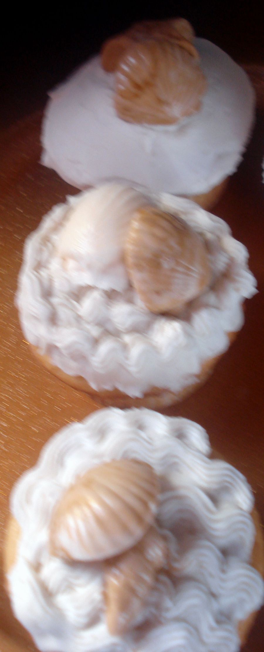 Shell Cupcakes - CakeCentral.com