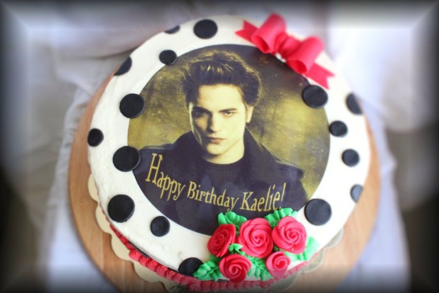 Twilight - CakeCentral.com