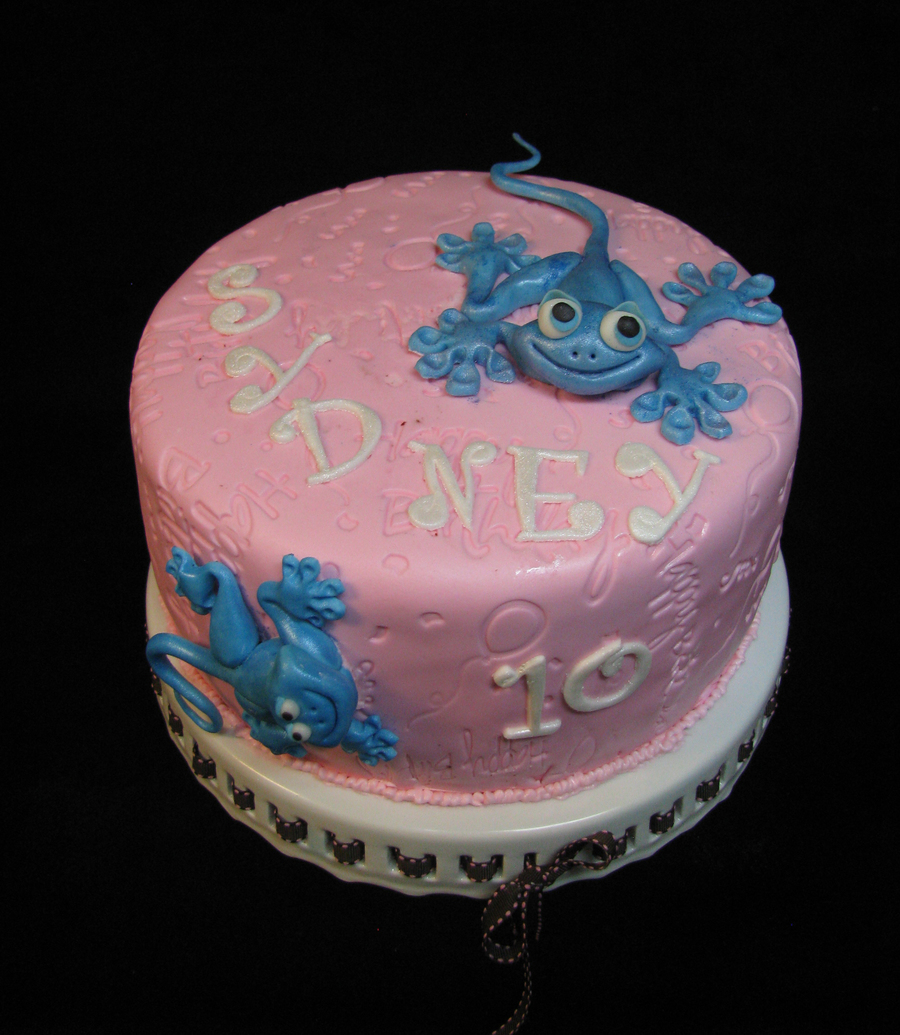 Girly Blue Lizard - CakeCentral.com