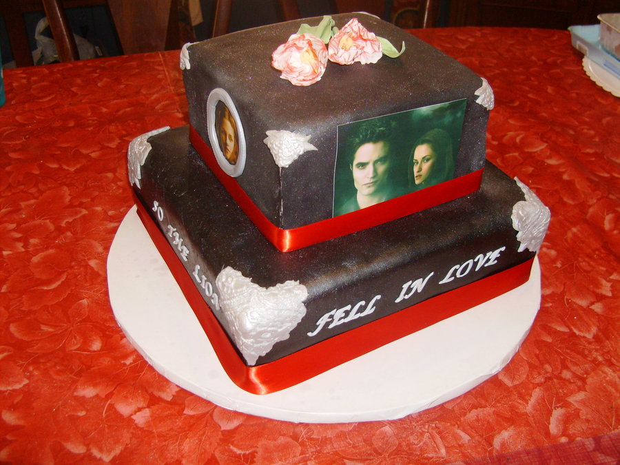 Twilight Birthday - CakeCentral.com