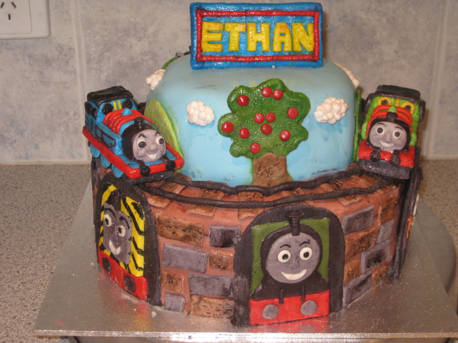 Thomas Tank Engine - CakeCentral.com