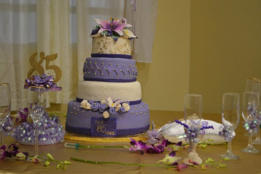 Grandma's 85Th Birthday Cake - CakeCentral.com