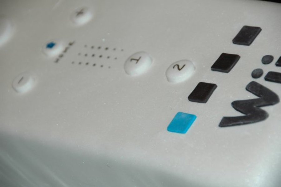 Wii Remote Cake - CakeCentral.com