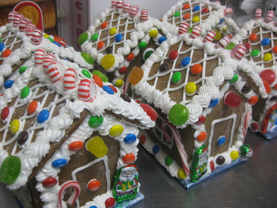 Mini "australian Style" Gingerbread Houses - CakeCentral.com