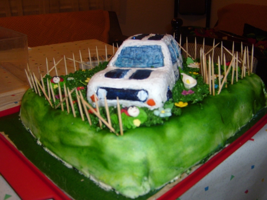 Renault 4 Cake - CakeCentral.com