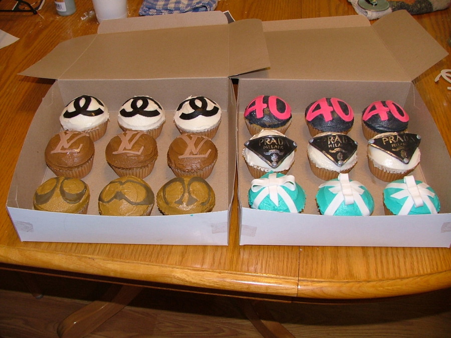 Styling Cupcakes - CakeCentral.com