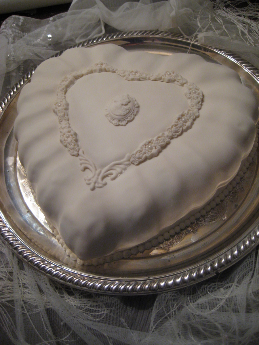 Victorian Heart - CakeCentral.com