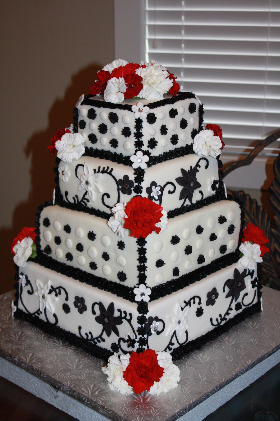 Black And White Scroll - CakeCentral.com
