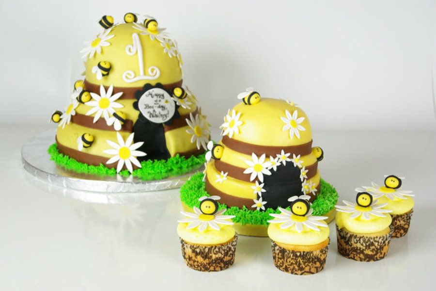 Beehive Cake - CakeCentral.com