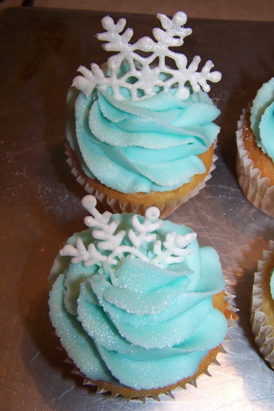 Snowflake Cupcakes - CakeCentral.com