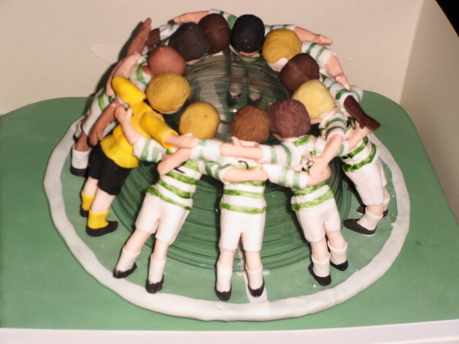 Celtic Huddle Cake - CakeCentral.com