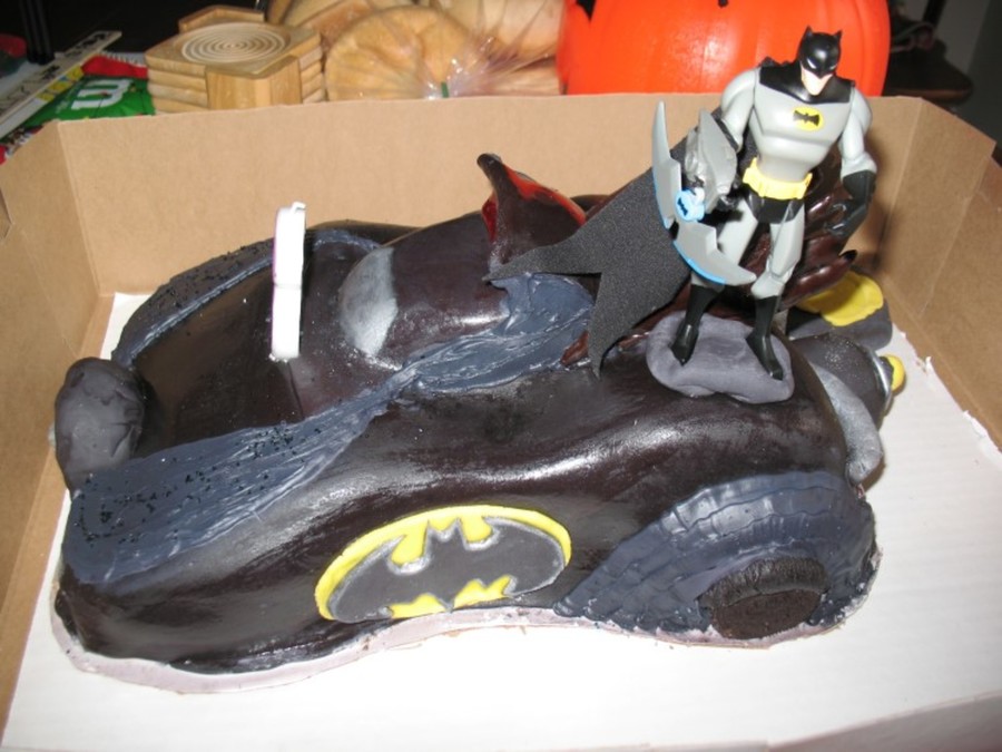 Batman Batmobile Cake - CakeCentral.com