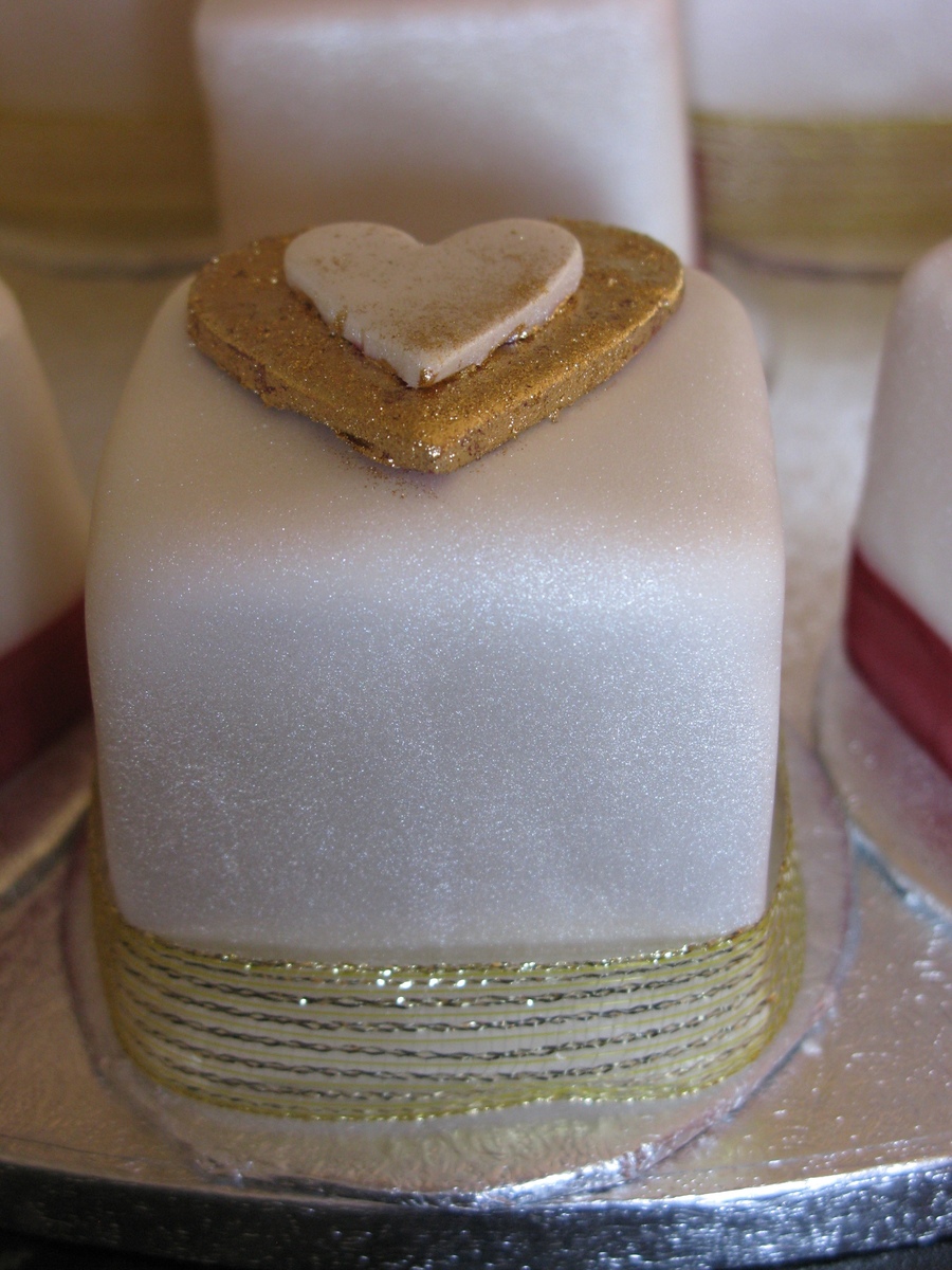 Mini Square Wedding Cakes - CakeCentral.com
