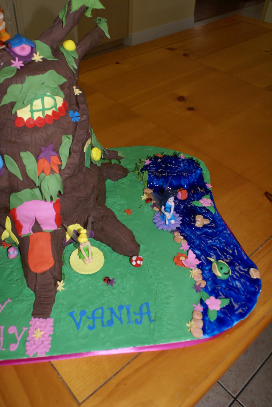 Disney Fairies' Pixie Hollow - CakeCentral.com