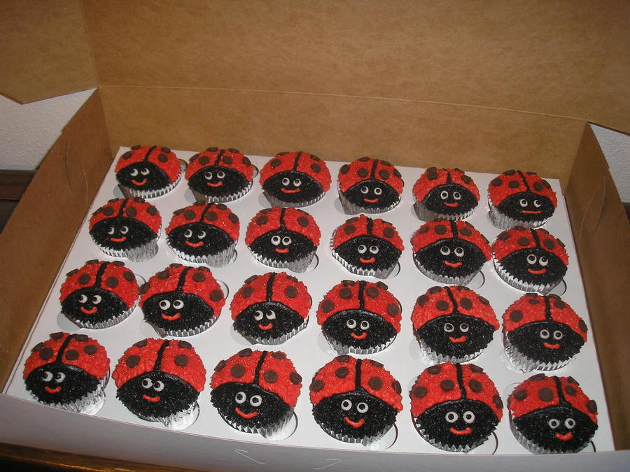 Ladybug Cupcakes - CakeCentral.com