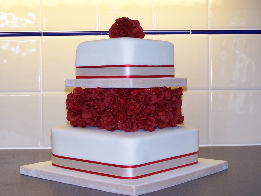 2 Tier Red And Ivory Bouquet - CakeCentral.com