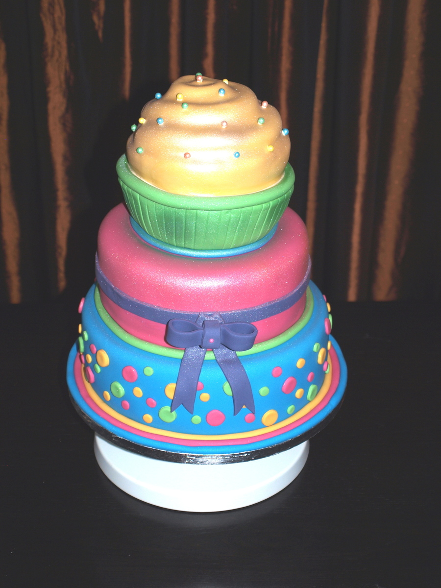 Giant Cup Cake - CakeCentral.com