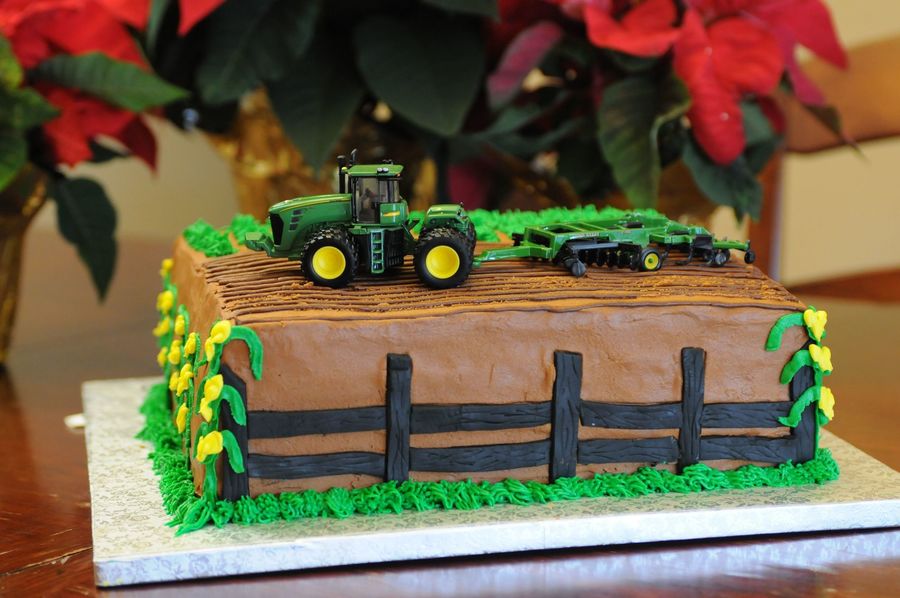 John Deere Cake - CakeCentral.com