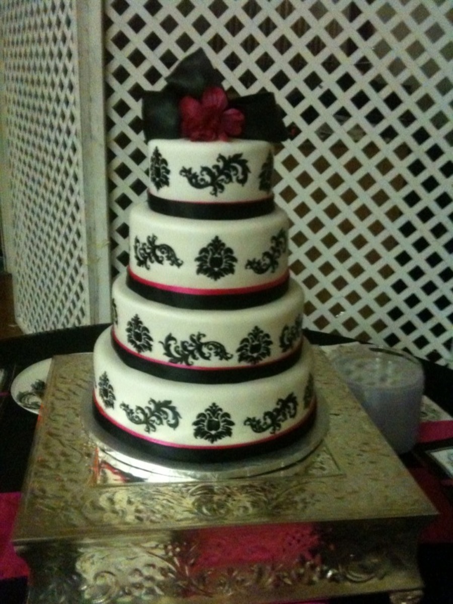 Damask - CakeCentral.com
