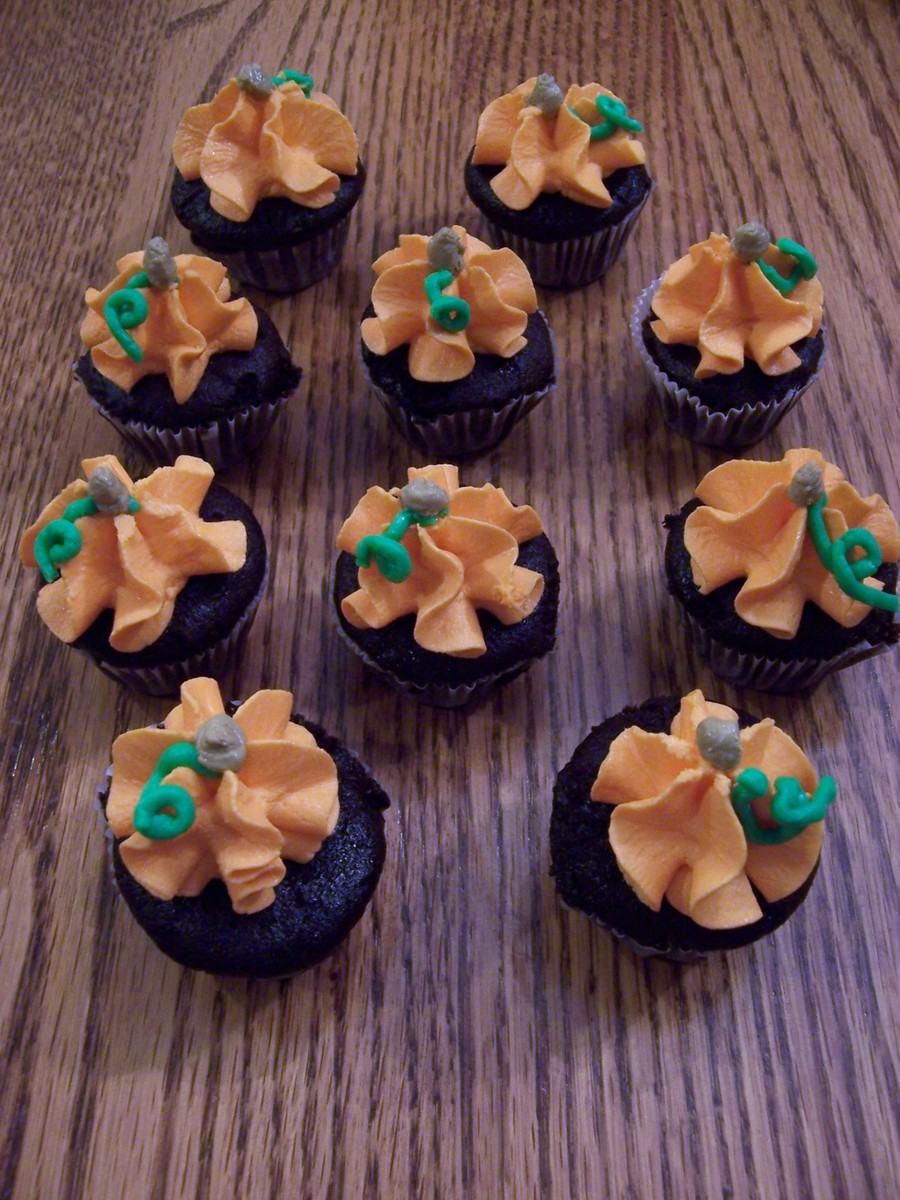 Mini Pumpkins - CakeCentral.com