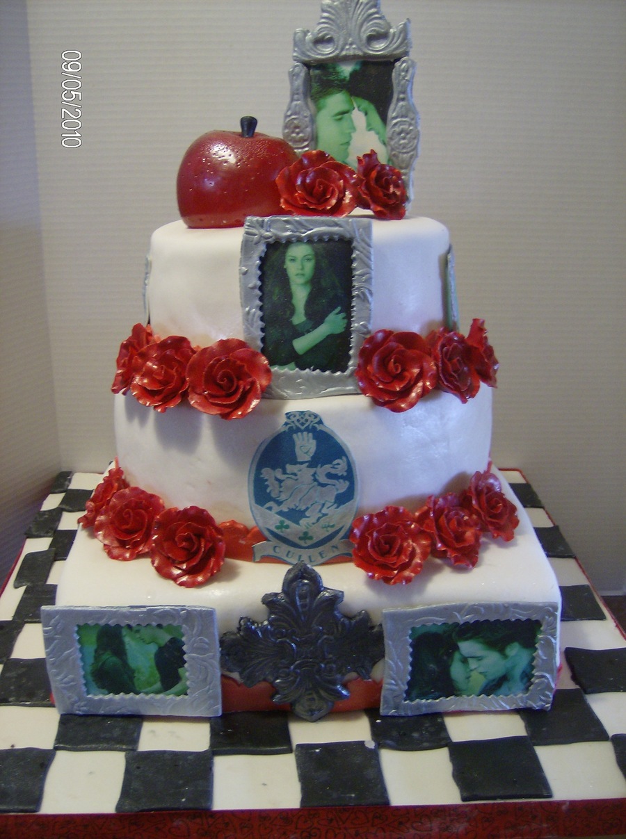 Twilight Birthday Cake - CakeCentral.com