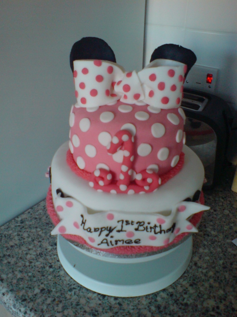 Minnie Mouse - CakeCentral.com