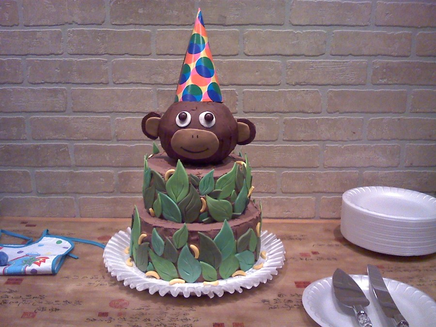 Monkey Birthday Cake - CakeCentral.com