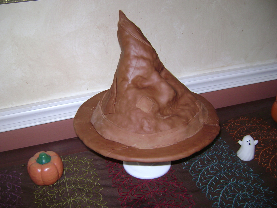 The Sorting Hat From Harry Potter - CakeCentral.com