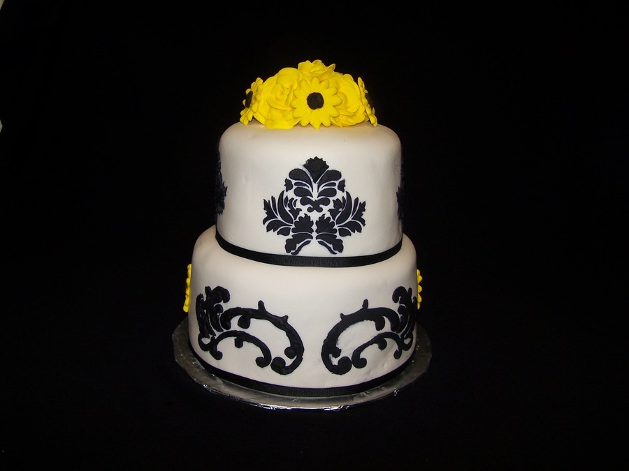 Damask Stencil - CakeCentral.com