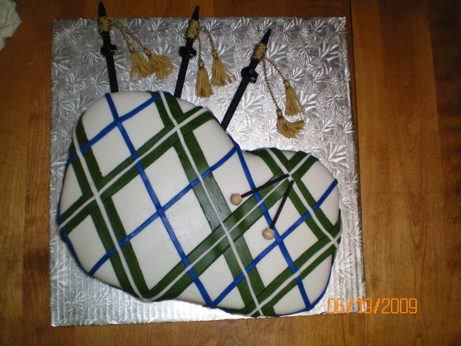 Bagpipes Cake - CakeCentral.com