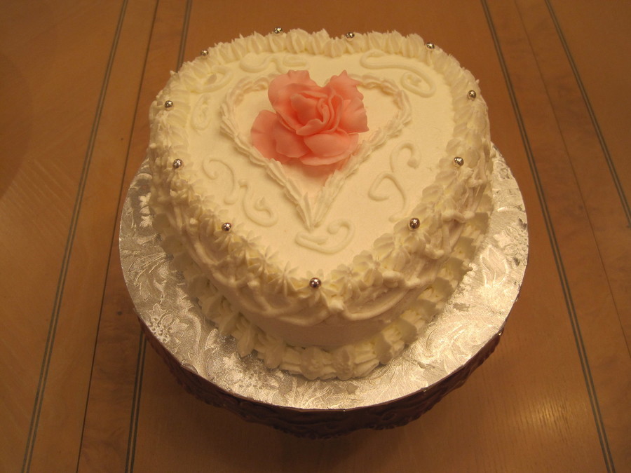 Small Valentine Heart Cake - CakeCentral.com