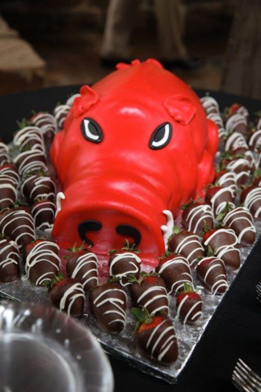 Razorback 3D - CakeCentral.com