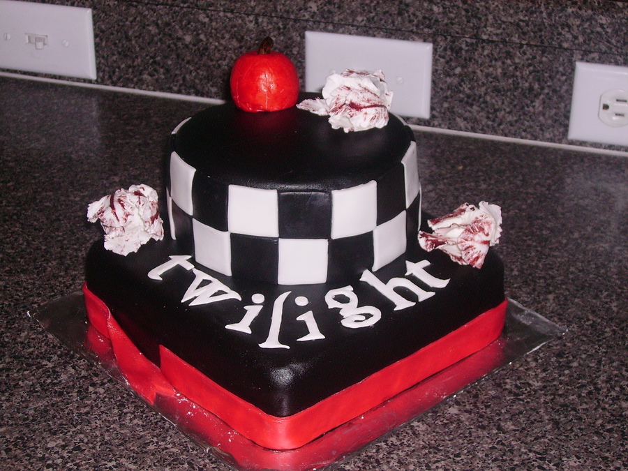 Twilight Birthday Cake - CakeCentral.com