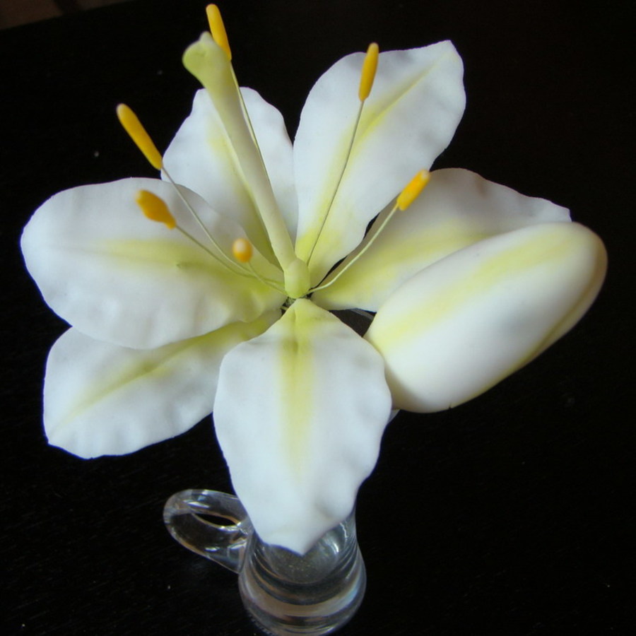 White Lily - CakeCentral.com