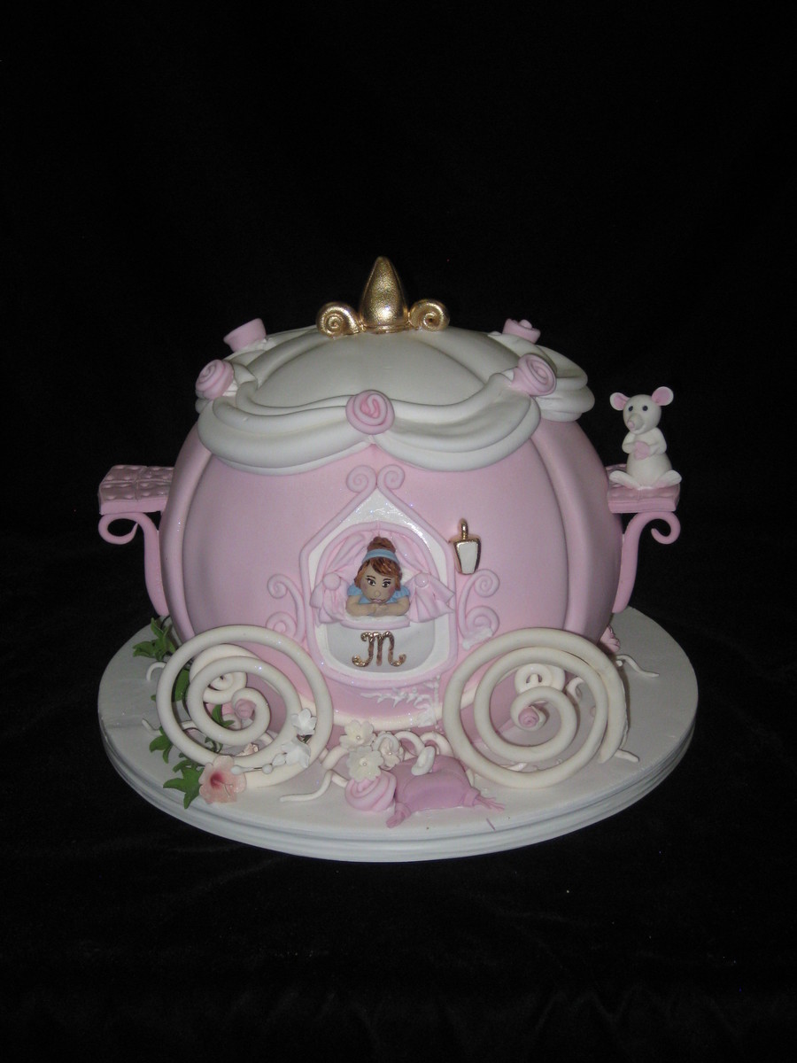 Cinderella's Carriage - CakeCentral.com
