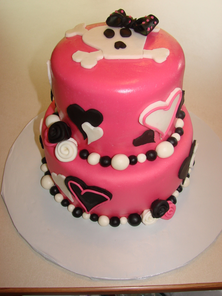 Pirate Girl Birthday Cake - CakeCentral.com