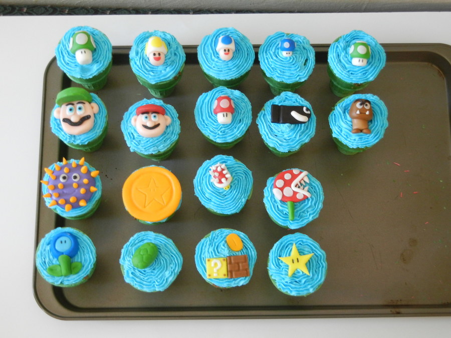 Maro Brothers Ice Cream Cup Cakes - CakeCentral.com