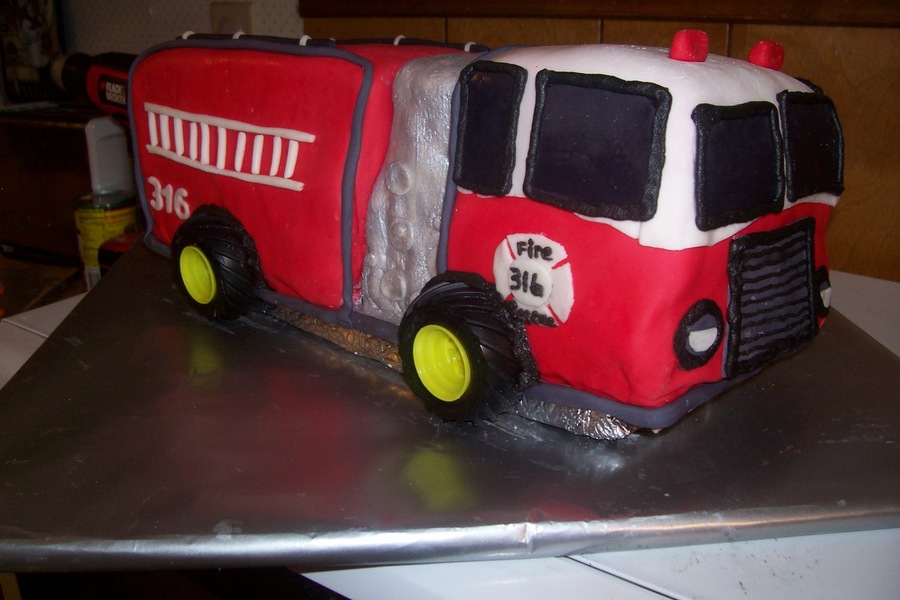 Firetruck - CakeCentral.com