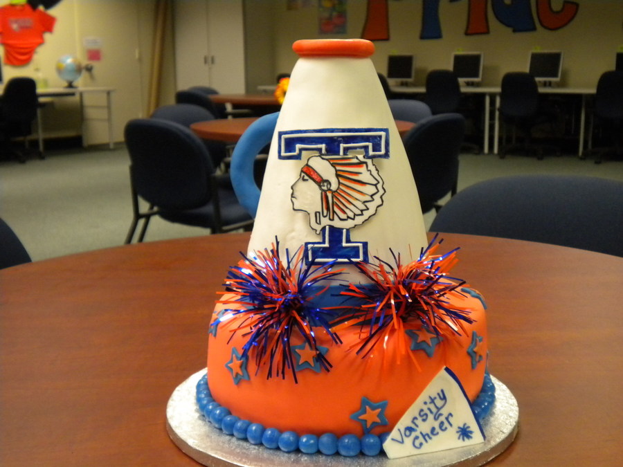 Cheerleading - CakeCentral.com