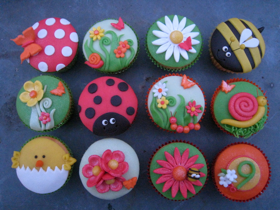 Little Spring Garden - CakeCentral.com