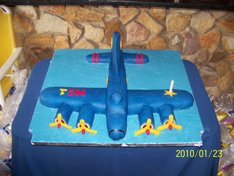 Airplane - CakeCentral.com