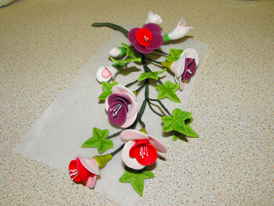 Sugarpaste Flowers - CakeCentral.com