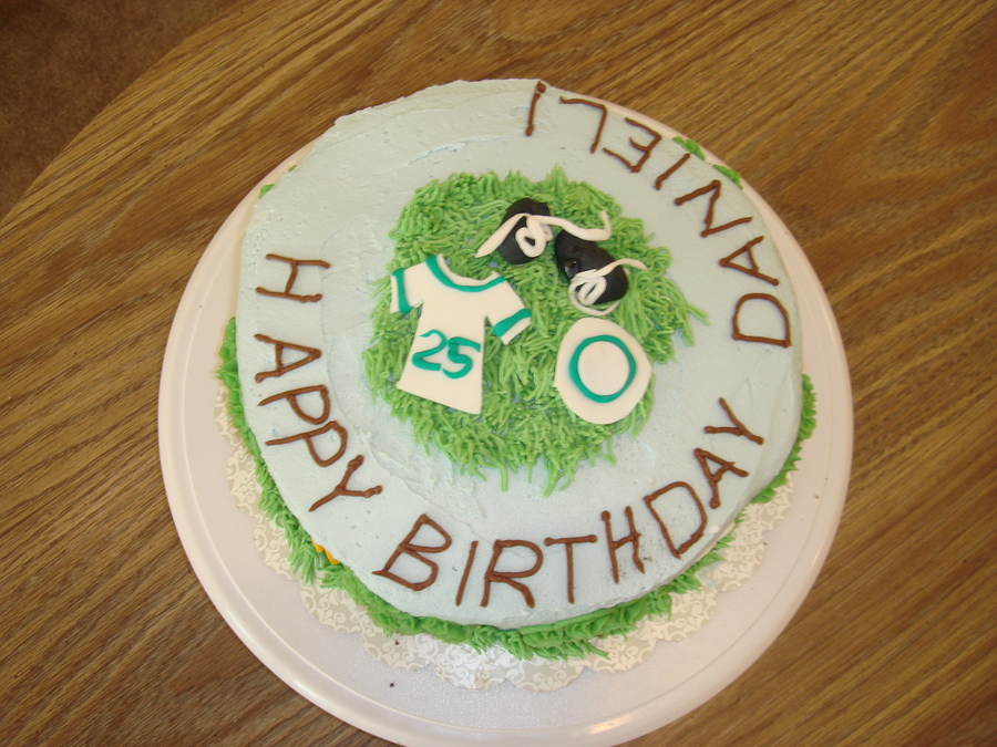 Brother's Ultimate Frisbee Cake - CakeCentral.com
