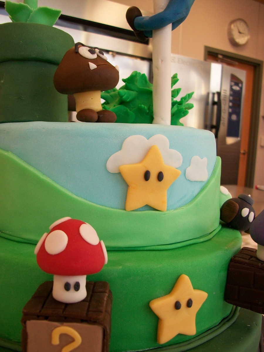 Luigi Cake - CakeCentral.com
