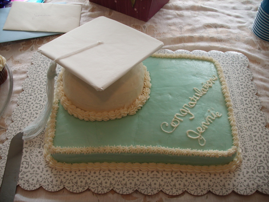 Graduation Cap Cake - CakeCentral.com
