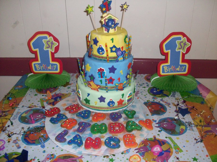 Backyardigans Cake & Ice Cream Cone Cupcakes - CakeCentral.com