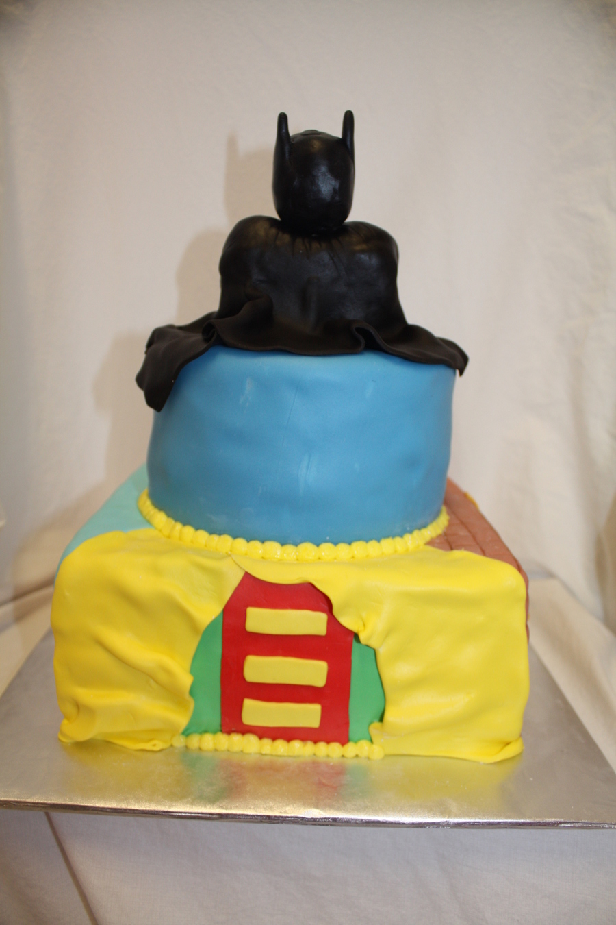 Super Hero Cake - CakeCentral.com